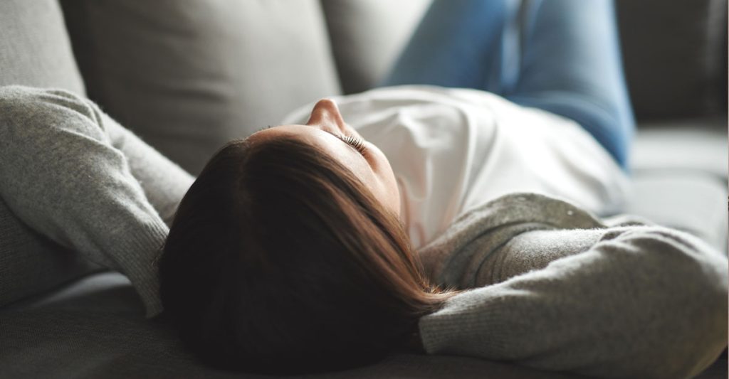 Reasons for Difficulty Breathing While Lying Down - Healthy Concepts ...